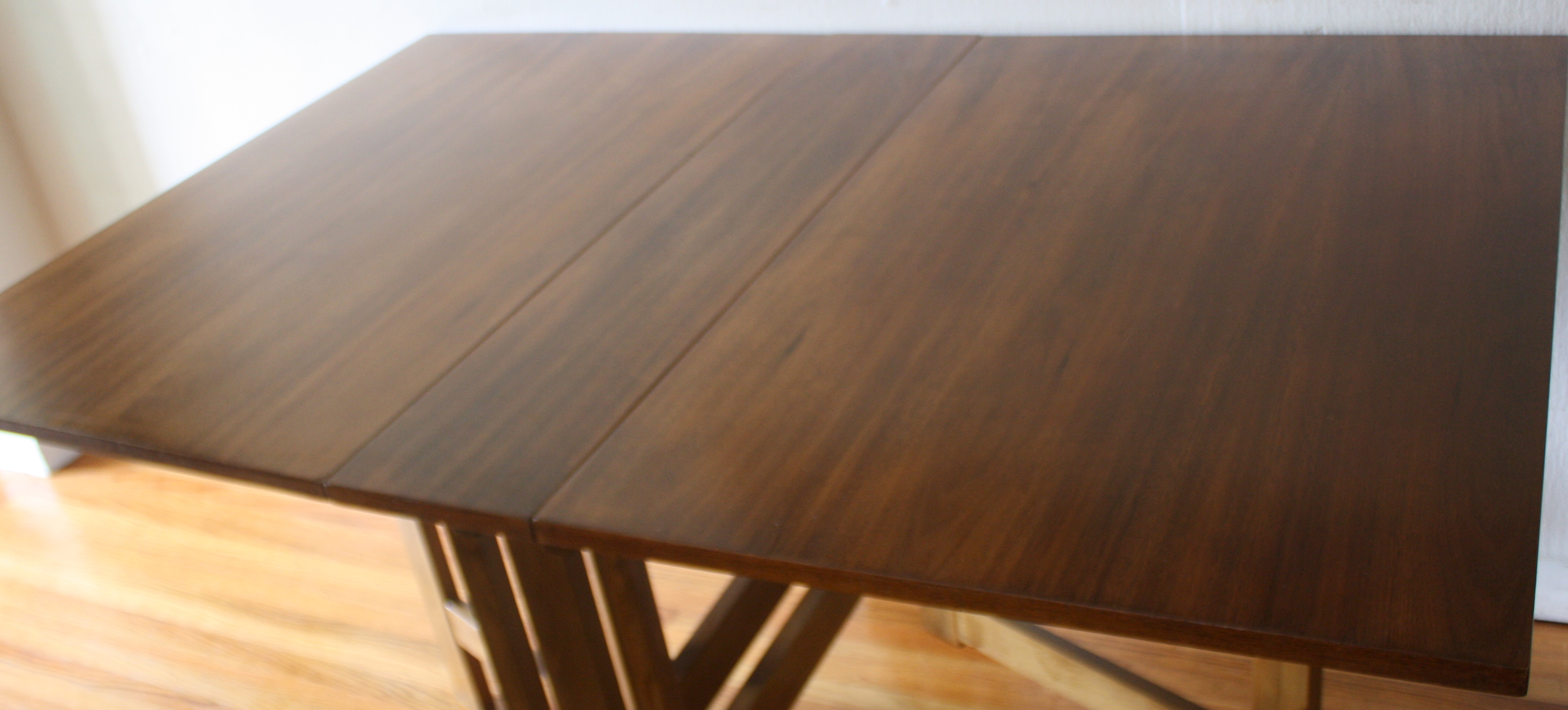Mid Century Modern Gateleg Dining Table | Picked Vintage