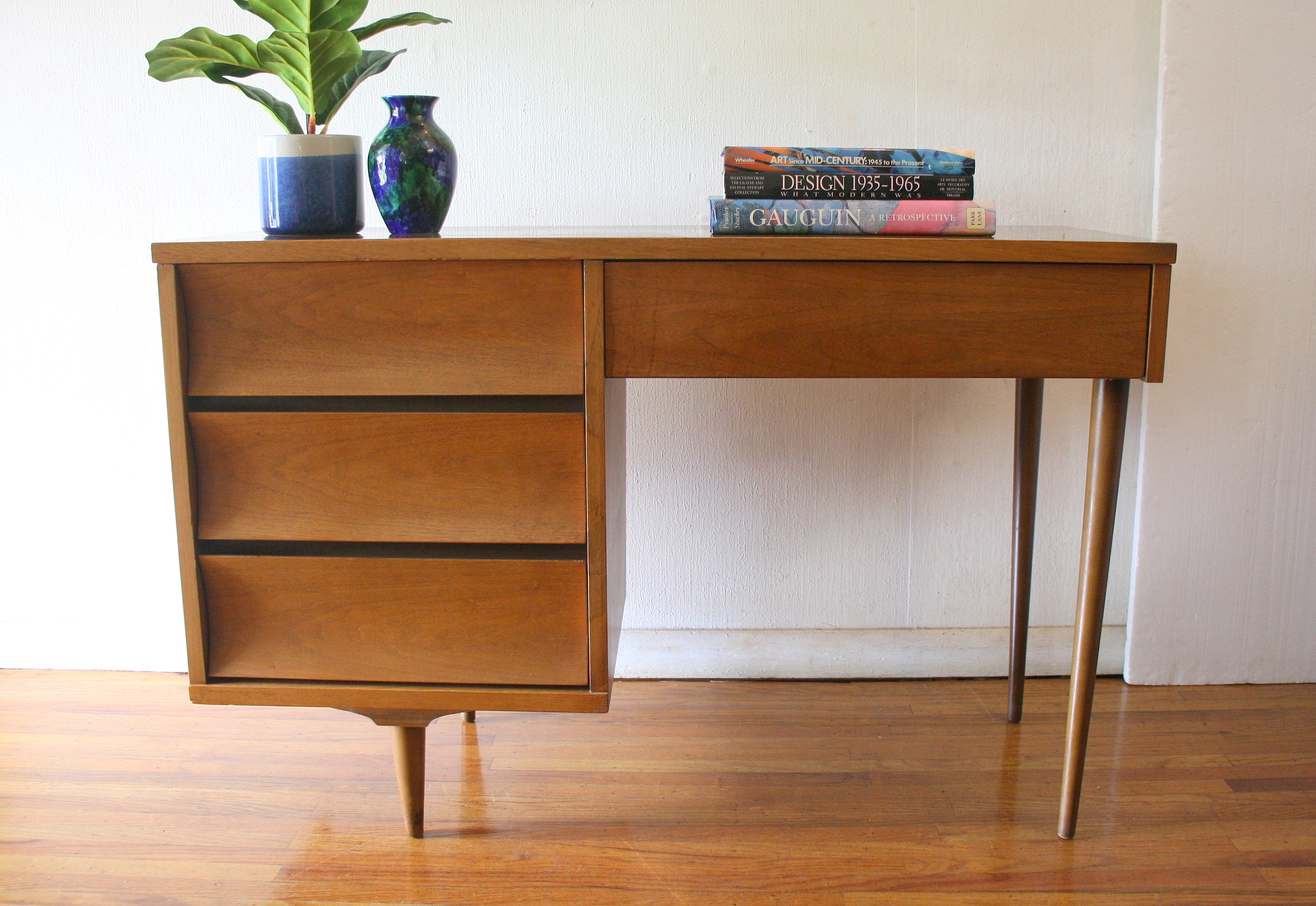 Mid Century Modern Desk by Johnson Carper | Picked Vintage